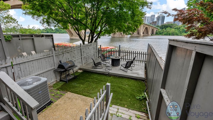 Luxurious Georgetown Riverfront - Bethesda, MD