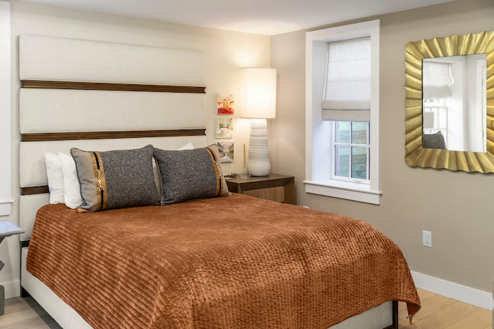 Luxe Designer Dream Home | Walk To Beach + Dining - Provincetown, MA