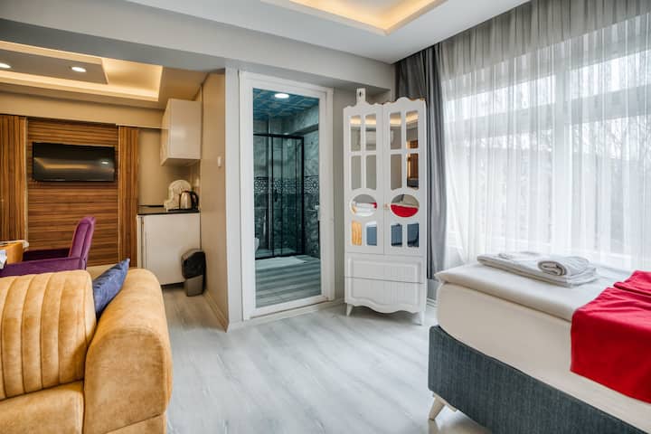 House 4 - 
