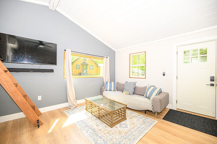 Charming Sunapee Tiny Home: Walk To Lake + Cool Ac - New London, NH
