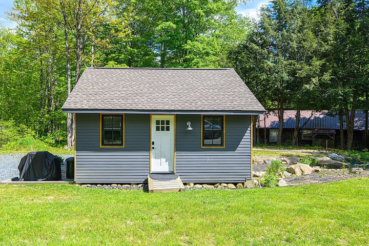 Lake Sunapee Tiny Cottage - Sunapee, NH