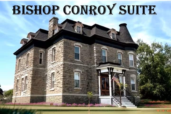 Bishop Conroy's Room @Claire House - A Haunted B&b - Prescott