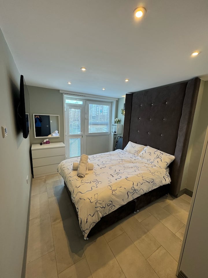 Bright & Elegant 1br Flat • London Stay • Sleeps 4 - London, UK