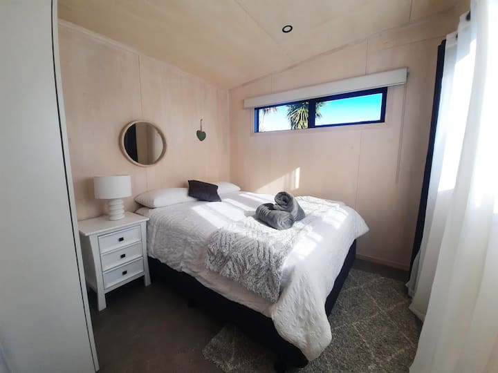 West Auckland Gem - Auckland