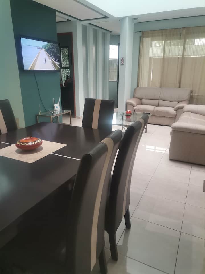 Casa Ceconexpo. 3 Habitaciones, 4 Camas, 2.5 Baños - Morelia