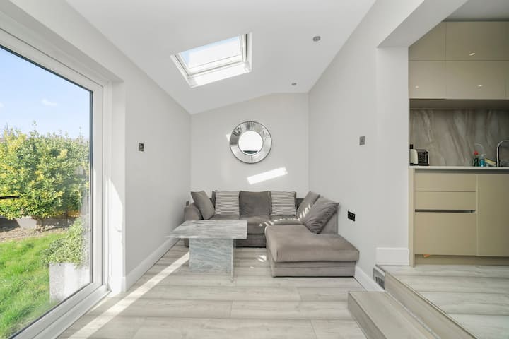 Elegant 3bed Family Home In Chadwell Heath - Barking