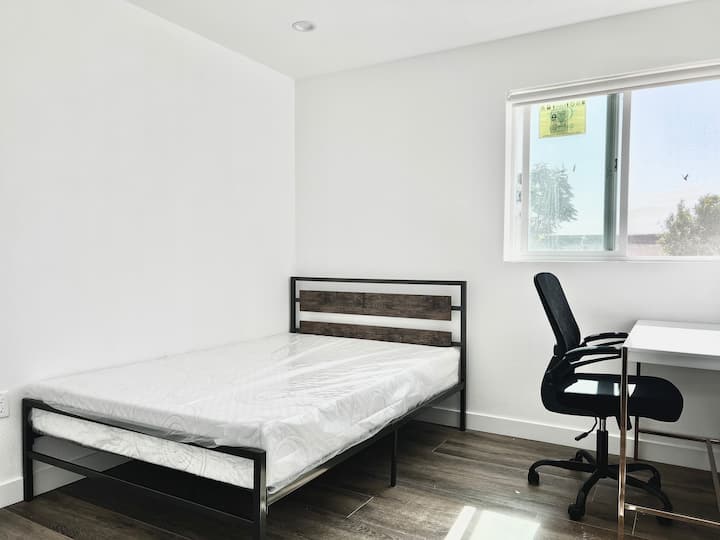 Private Room With Private Bath! Co-living Near Usc - Los Ángeles, CA