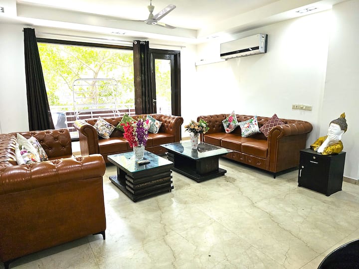 Sts: Spacious 4br Green Park Near Aiims, Hauz Khas - Delhi