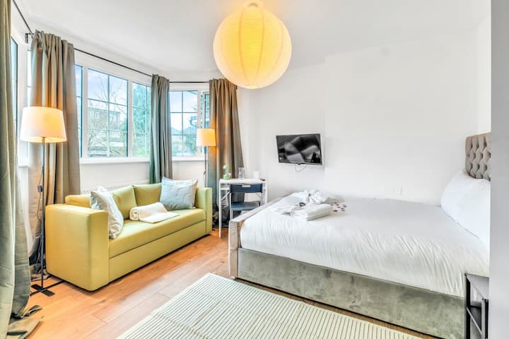Northern Line • 6 Flats • Wembley• Parking Spot! - Watford