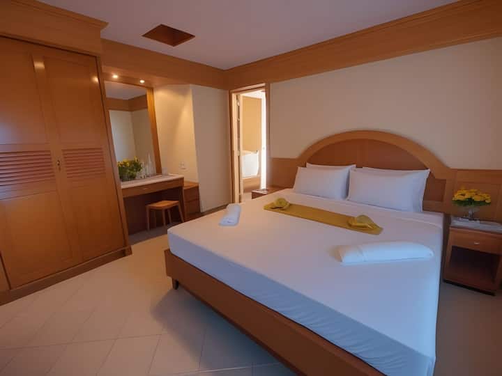 Hack Patong Beach-elegant - Patong Beach