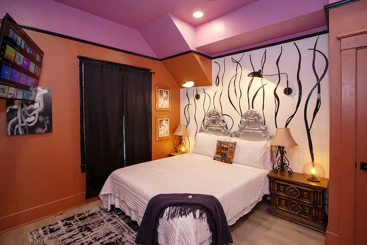 Stylish *New* Home*hot Tub* Near Dt & Phx Airport - Phoenix, AZ