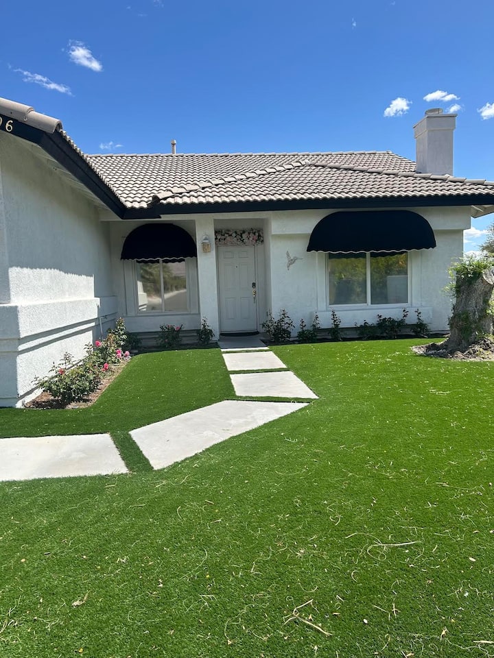 La Boheme Palm Springs | Coquette Vintage Home - Palm Springs, CA