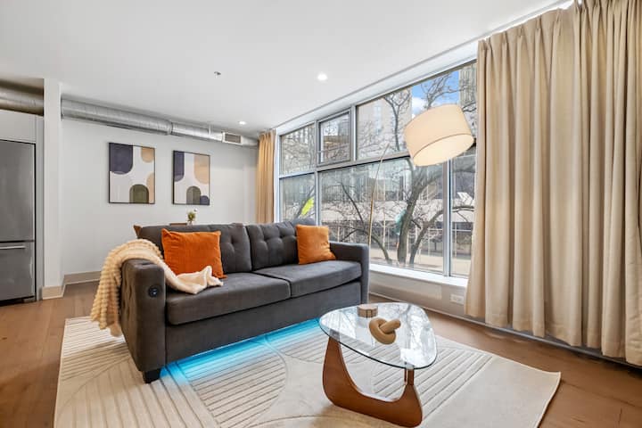 Downtown Pgh Apt W/ Rooftop - PPG Paints Arena