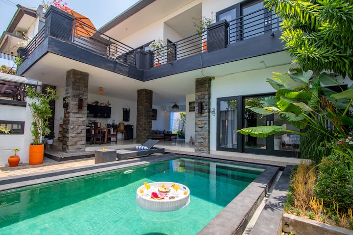Brand New Villa, 3bdr, Rooftop View, Seminyak - Kuta