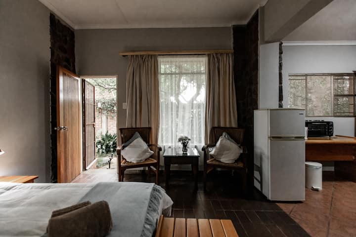 Selati 4 - Luxury Twin Self Catering - Malelane