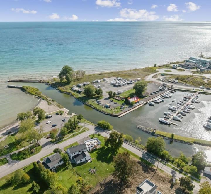 Cozy Winter Escape -Lakefront - Clarington