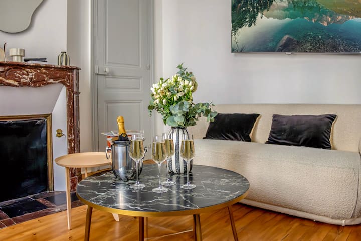 Le Patio Des Arts • Parking • By Prestiplace - Tours