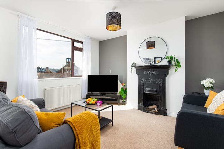 Spacious 2 Bedroom Flat By Matchstickstays - Bristol