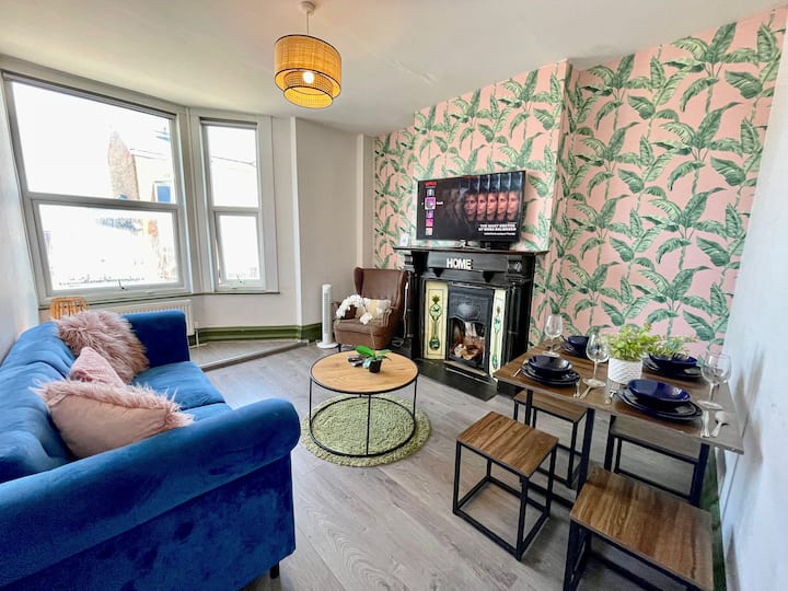 Cosy 2bdr Flat In Shepherd’s Bush, Near Westfield - London