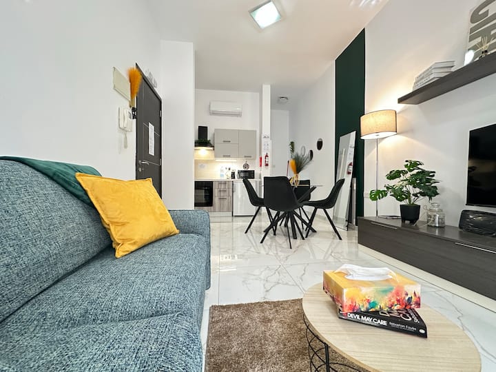 Cosy Stay & Terrace | Walk To Beach | Balluta Bay - Malta