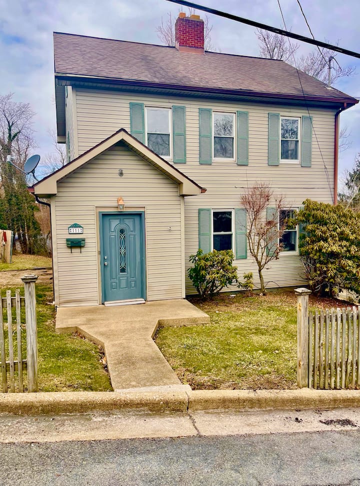 50ft From Wvu Tech Campus | 2 Bedroom House - Beckley, WV