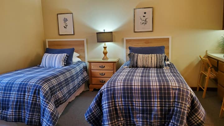 Red Canyon Apartment #1, Two Bedroom - Hermosa, SD