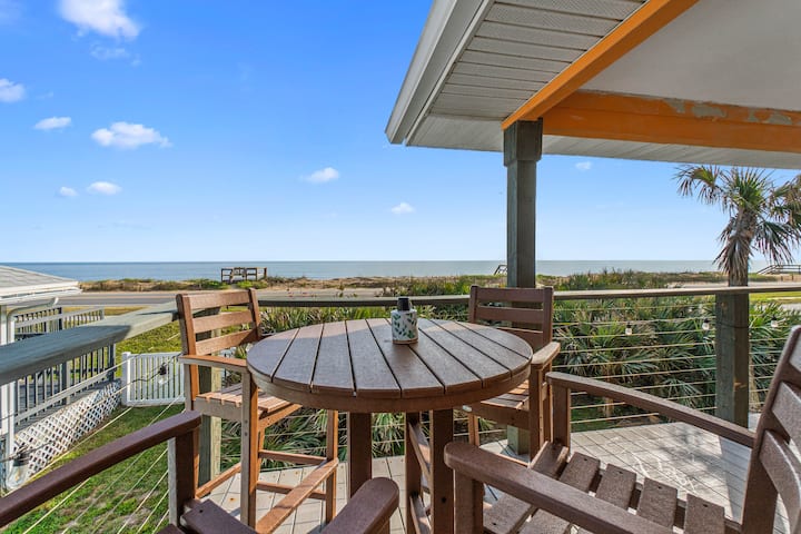 Pet Friendly, Steps To Beach, Ocean Views - Flagler Beach, FL