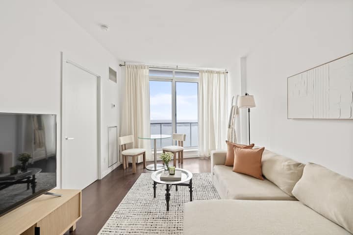 The Harper | Waterfront | With Pool - Toronto