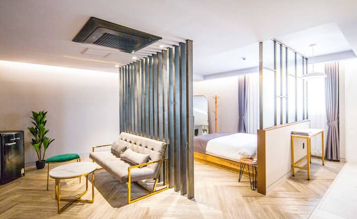 [호텔 크라페 경산점] 경산핫플 위치! 스위트B #경산역숙소#경산버스터미널#비즈니스#킹베드 - 대구광역시