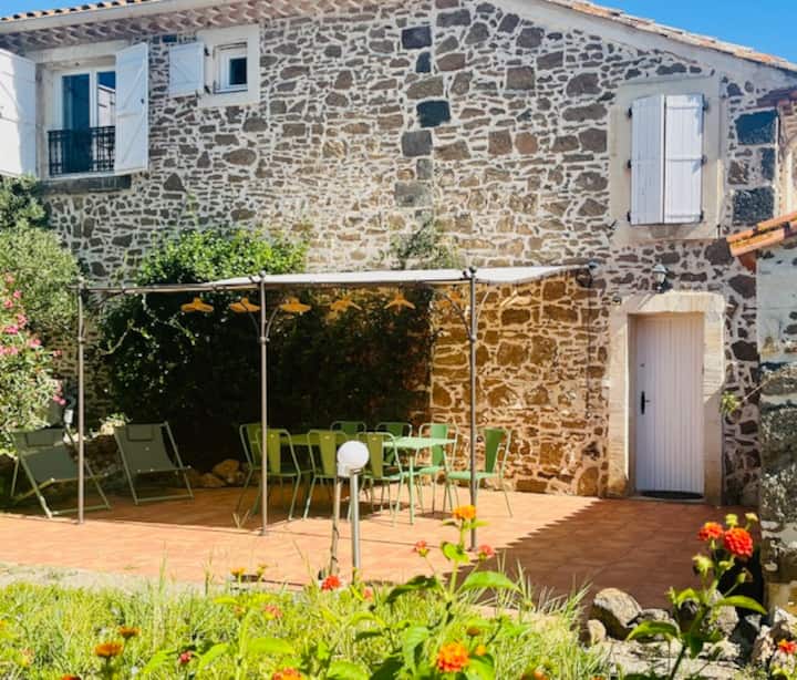 Beau Gîte Spacieux Dans Domaine Viticole - Vias