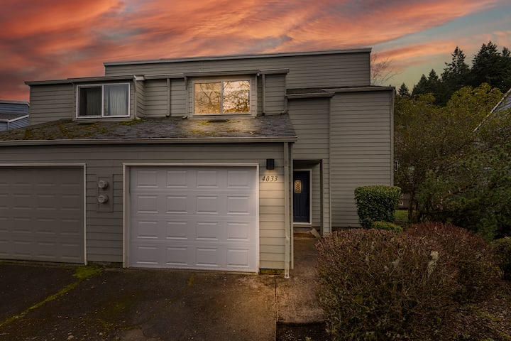 Cozy 3-bedroom Townhome - 3 Miles From Osu! - Corvallis, OR