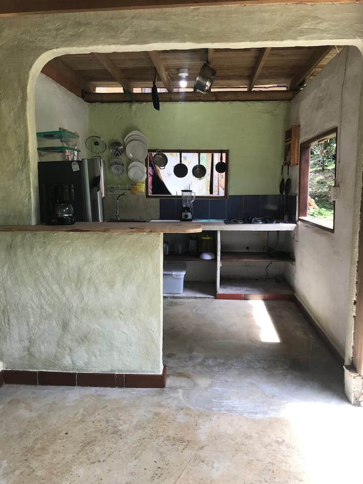 Habitación Orgánica Con Terraza, Rio, Selva, Y Paz - San Carlos, Antioquia, Colombia
