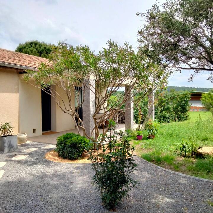 Maison Confortable, Roussas, Proche A7 - Valaurie