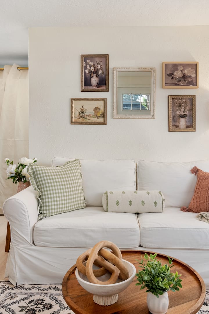 Cozy Sellwood Cottage, Walkable, Fenced Yard - Portland, OR