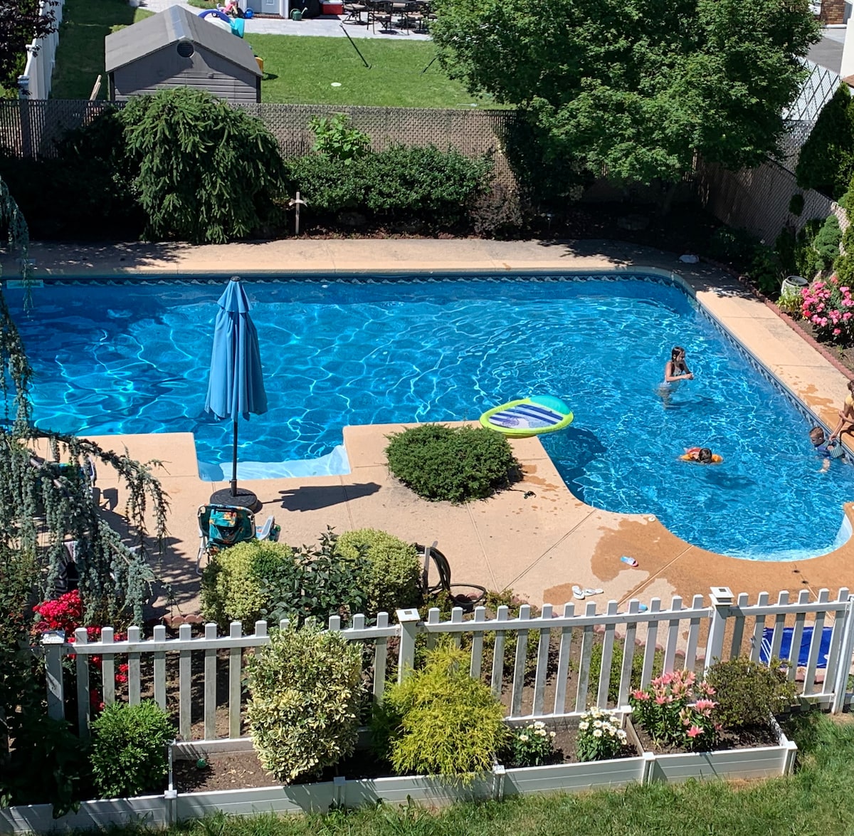 3BR Family Stay Near NYC | Pool + Free Parking - Flats for Rent in ...