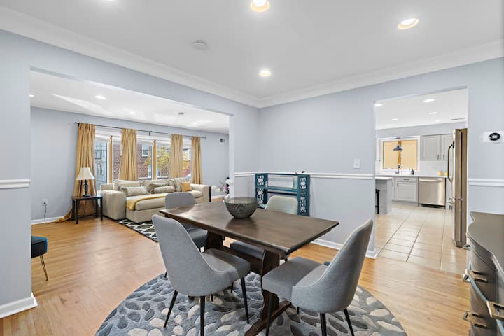 3br Family Stay Near Nyc | Pool + Free Parking - New York City