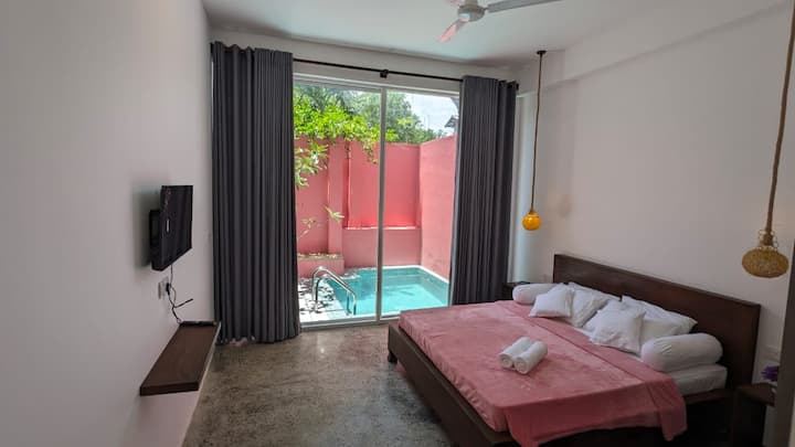 The Pink Elephant Jnr Suite 104 By Angam Villas - Hikkaduwa