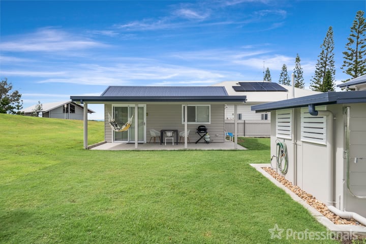 The Hideaway - 3b Emu Street, Emu Park - Great Keppel (Wop-pa) Island