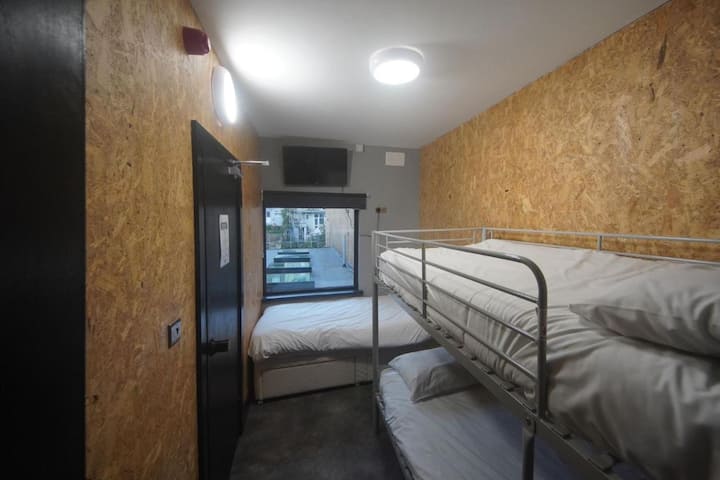 Studio 95 - Private Dormitory In Swansea Hostel - Swansea