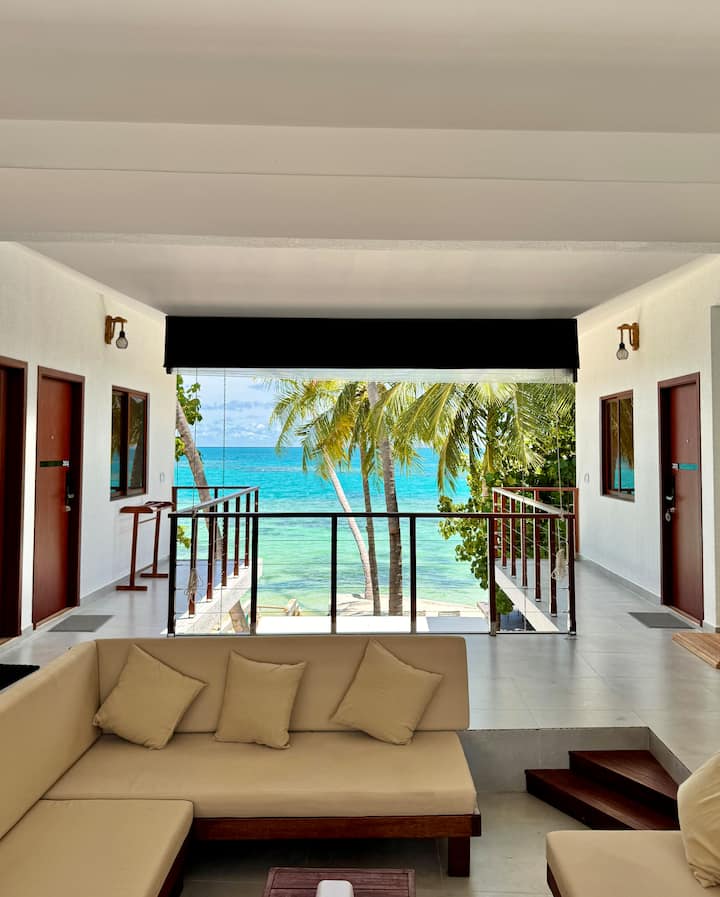 Stunning Beachfront Property - 40 Mins From Male - Malé
