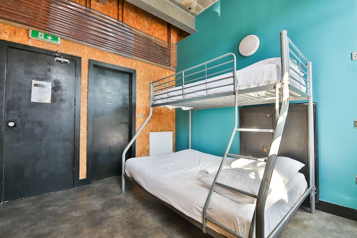 Studio 95 - Private Dormitory In Swansea Hostel - Mumbles