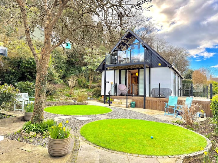 Wood Edge |Charming Seaside Retreat In Mumbles - The Mumbles