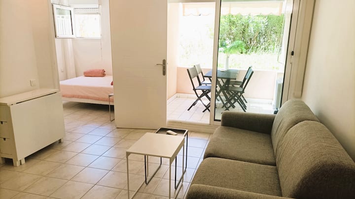 Cozy Beach T2 With Pool & Parking @ Golfe-juan - Golfe-Juan