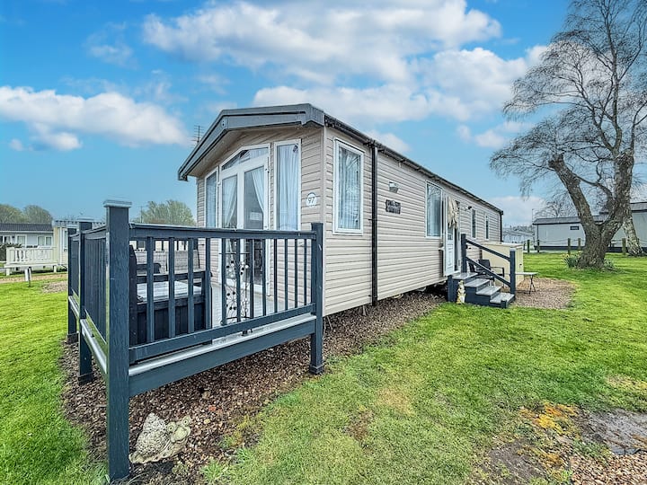Homely Caravan In Lowestoft Ref 12097b - 英國