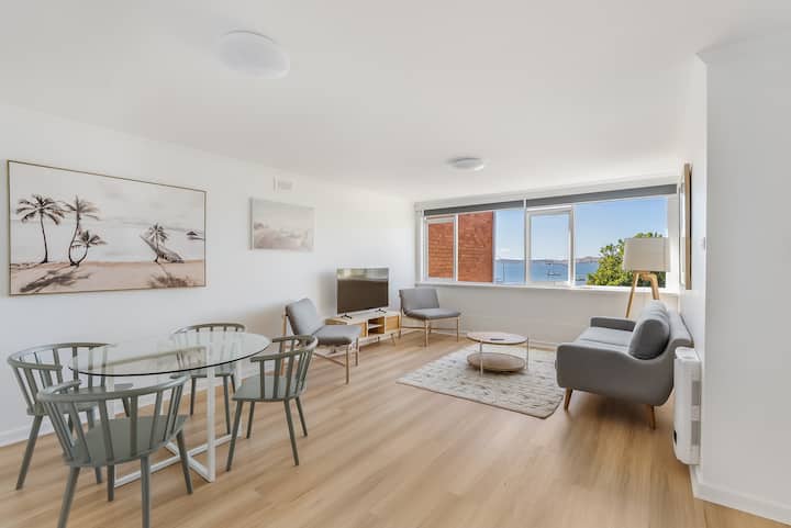 Stylish Apartment, Water Views, Close To Salamanca - Hobart