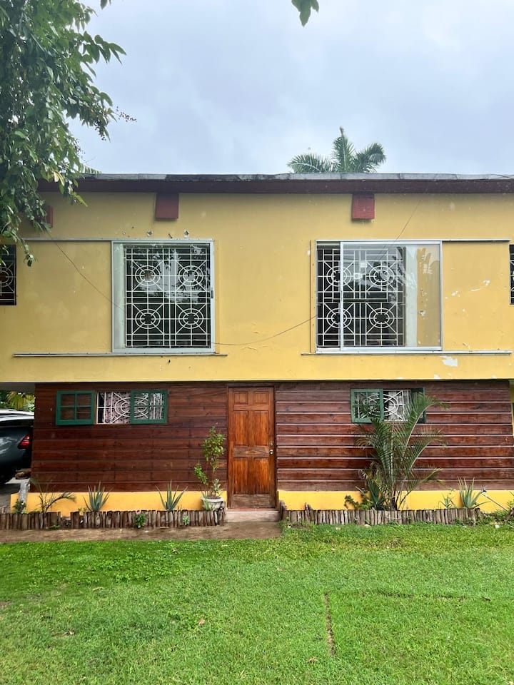 Skyline Levels Main Suite - Kingston