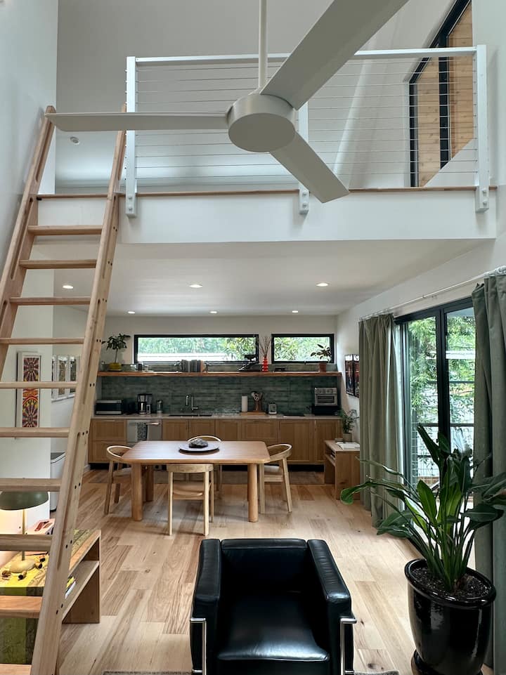 Sunshine Daydream - W/skylight Yoga Loft - Austin, TX