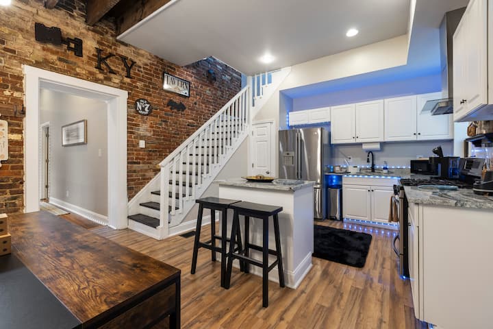 Magical Fairytale Nola - Historic 2br Pet Friendly - Louisville, KY