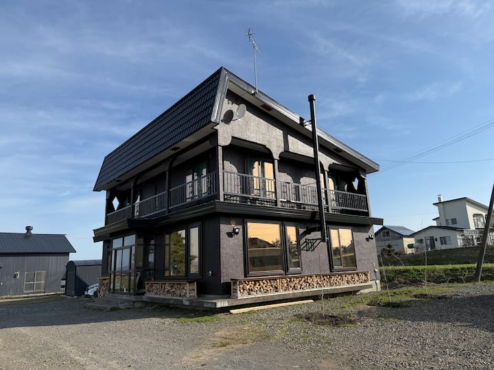 木の温もり|モダン空間!広々4ldk貸切一軒家で旭川ステイ満喫! - Asahikawa