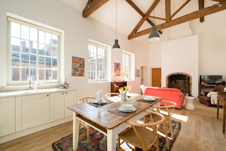 Modern Barn Conversion Outside Wellington - Staffordshire